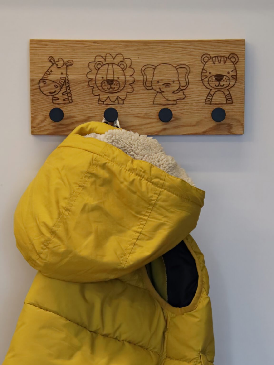 Kindergarderobe KasperoKids Waldtiere L - HolzKaspero
